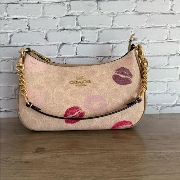 Coach | Bags | Coach Teri Shoulder Bag In Signature Canvas With Lips ...